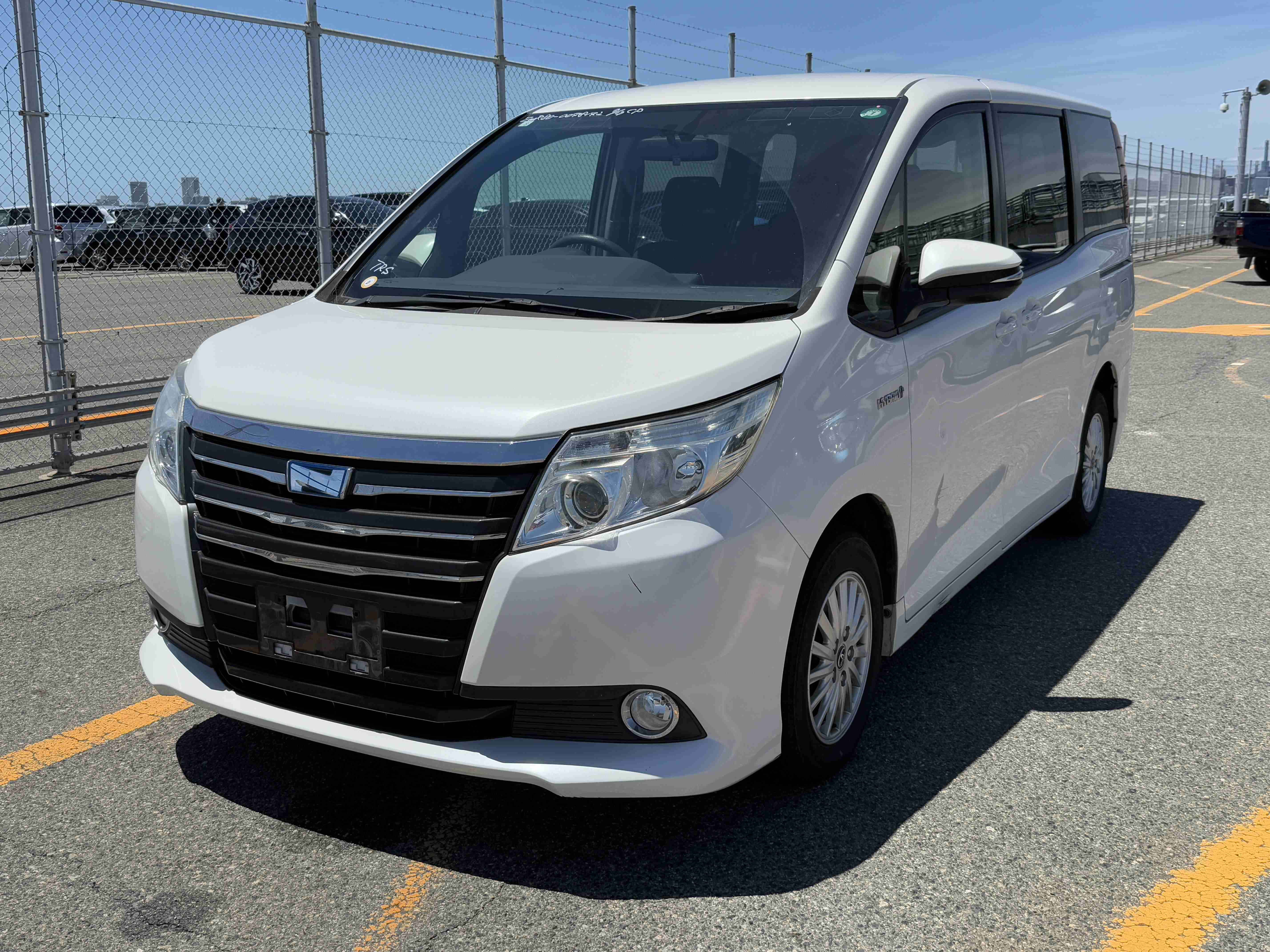 TOYOTA HOAH HV – Carplus - Premium Used Car EC Site
